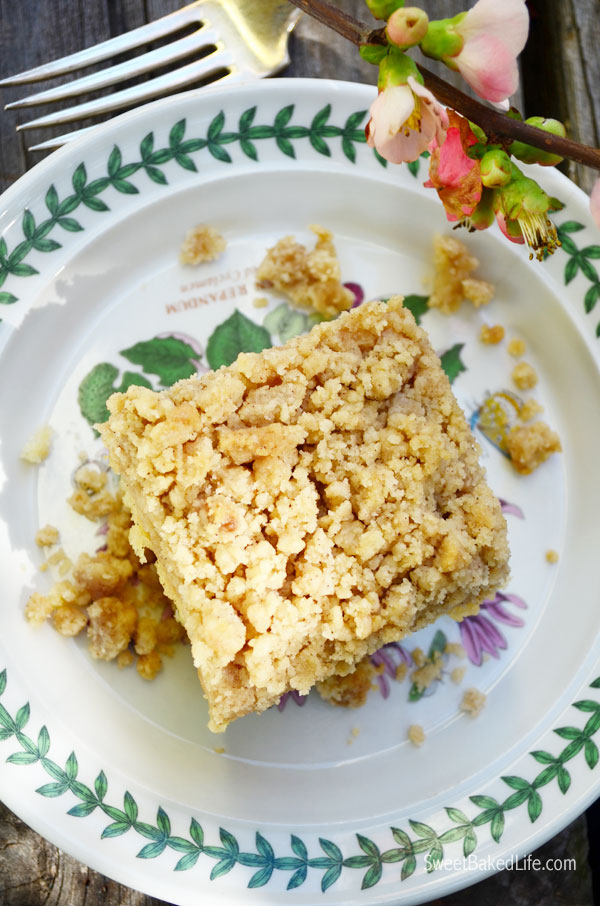 Fluffy Crumb Cake – Sweet Baked Life